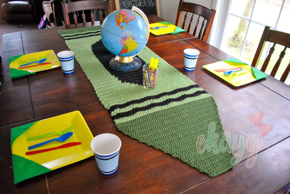 Back to School Crayon Table Runner - ekayg crafts